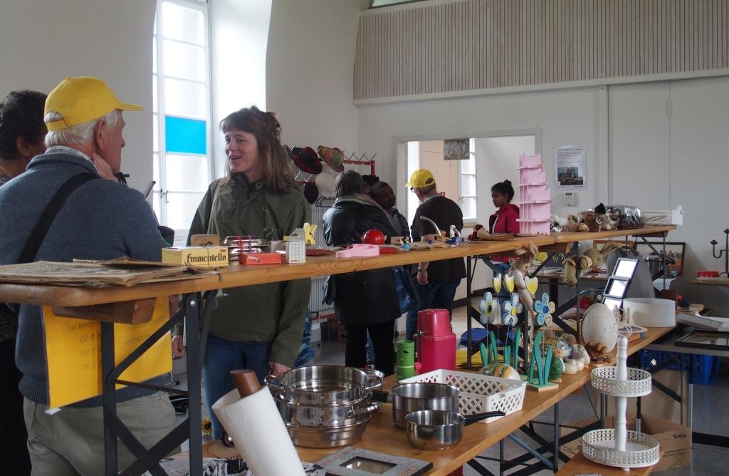 Flohmarkt in der Johanniskapelle im Bahnhofquartier Burgdorf Flohmarkt in der Johanniskapelle im Bahnhofquartier Burgdorf